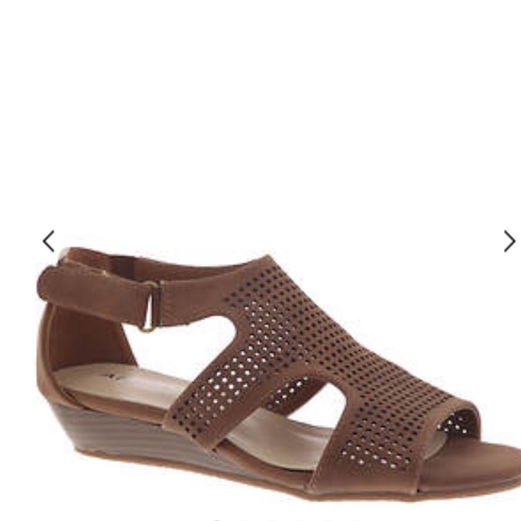 Array | Shoes | New Array Tati Womens Sandals In Brown Size9w | Poshmark